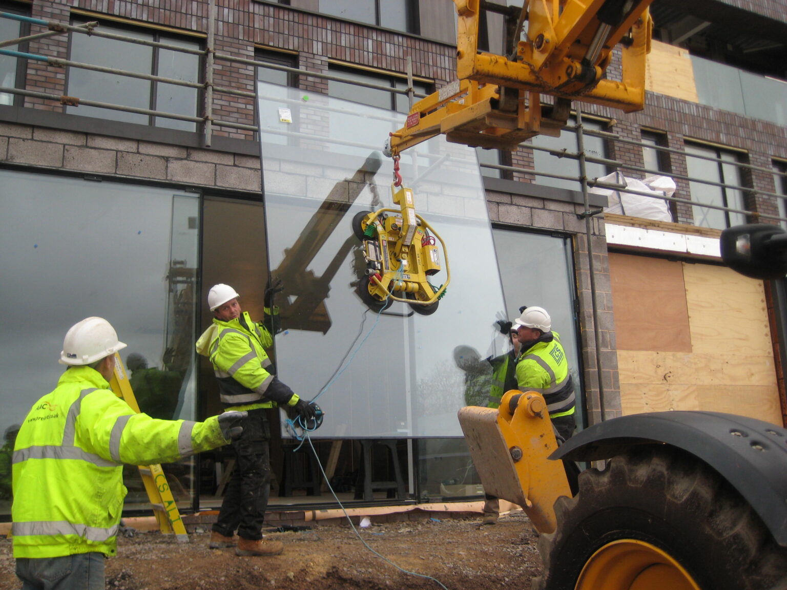 Window/Door/Curtain Wall Installer